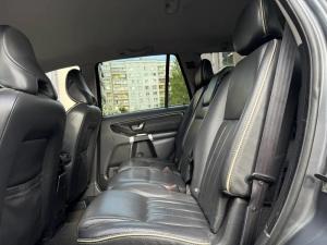 Grey Volvo XC90 2007 in Riga, with an engine capacity of 2.40 L and mileage of 367 thousand km for 5290 €, photo 16 on AUTOMOTO.COM.LV
