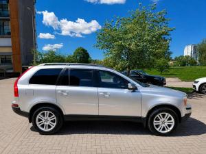 Grey Volvo XC90 2007 in Riga, with an engine capacity of 2.40 L and mileage of 399 thousand km for 4990 €, photo 3 on AUTOMOTO.COM.LV