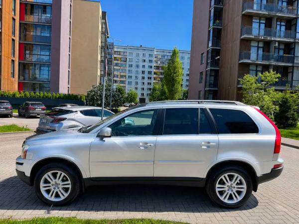 Pelēks Volvo XC90 2007 Rīga, ar dzinēja tilpumu 2.40 L un nobraukumu 399 tūkst. km par 4990 €, foto 3 vietnē AUTOMOTO.COM.LV