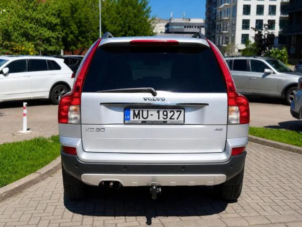 Pelēks Volvo XC90 2007 Rīga, ar dzinēja tilpumu 2.40 L un nobraukumu 399 tūkst. km par 4990 €, foto 4 vietnē AUTOMOTO.COM.LV