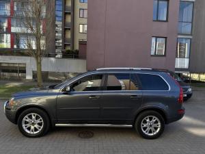 Grey Volvo XC90 2007 in Riga, with an engine capacity of 2.40 L and mileage of 305 thousand km for 3990 €, photo 3 on AUTOMOTO.COM.LV