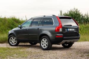 Grey Volvo XC90 2007 in Riga, with an engine capacity of 2.40 L and mileage of 234 thousand km for 8495 €, photo 3 on AUTOMOTO.COM.LV