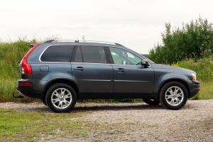 Grey Volvo XC90 2007 in Riga, with an engine capacity of 2.40 L and mileage of 234 thousand km for 8495 €, photo 8 on AUTOMOTO.COM.LV