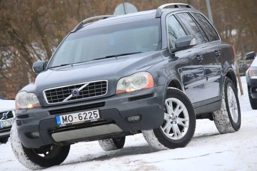 Grey Volvo XC90 2007 in Riga, with an engine capacity of 2.40 L and mileage of 342 thousand km for 5390 €, photo 1 on AUTOMOTO.COM.LV