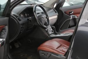 Grey Volvo XC90 2007 in Riga, with an engine capacity of 2.40 L and mileage of 342 thousand km for 5390 €, photo 8 on AUTOMOTO.COM.LV