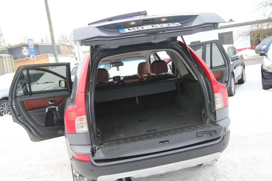 Grey Volvo XC90 2007 in Riga, with an engine capacity of 2.40 L and mileage of 342 thousand km for 5390 €, photo 20 on AUTOMOTO.COM.LV
