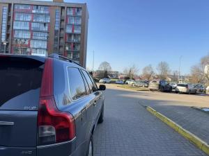 Grey Volvo XC90 2007 in Riga, with an engine capacity of 2.40 L and mileage of 342 thousand km for 5290 €, photo 7 on AUTOMOTO.COM.LV