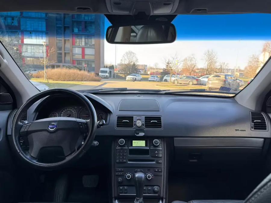 Grey Volvo XC90 2007 in Riga, with an engine capacity of 2.40 L and mileage of 342 thousand km for 5290 €, photo 17 on AUTOMOTO.COM.LV