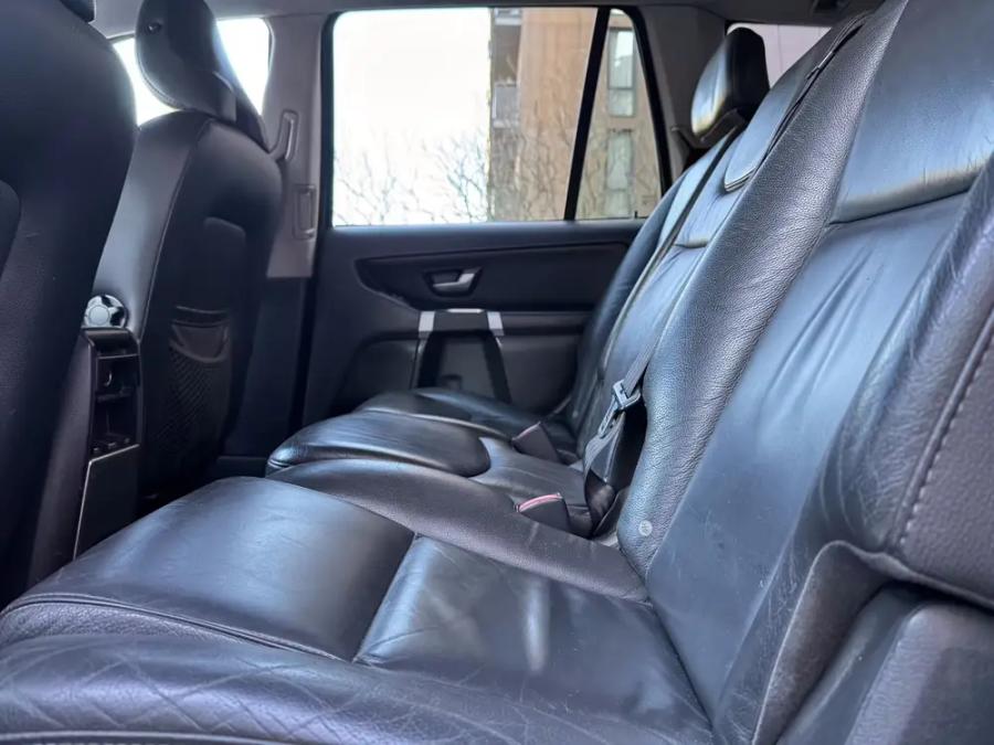 Grey Volvo XC90 2007 in Riga, with an engine capacity of 2.40 L and mileage of 342 thousand km for 5290 €, photo 18 on AUTOMOTO.COM.LV