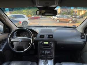 Grey Volvo XC90 2007 in Riga, with an engine capacity of 2.40 L and mileage of 280 thousand km for 4990 €, photo 13 on AUTOMOTO.COM.LV