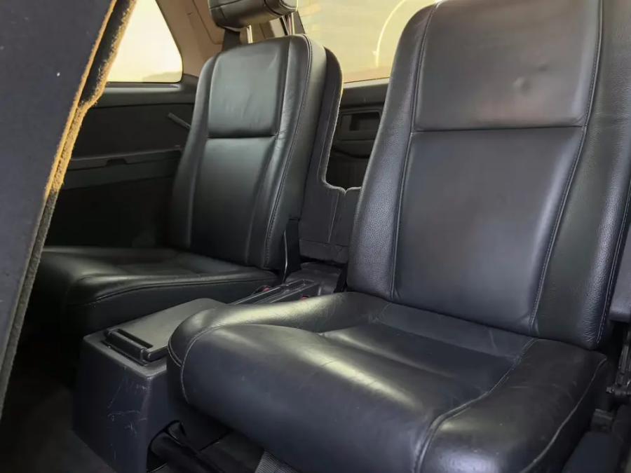 Grey Volvo XC90 2007 in Riga, with an engine capacity of 2.40 L and mileage of 280 thousand km for 4990 €, photo 16 on AUTOMOTO.COM.LV