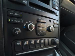 Grey Volvo XC90 2007 in Riga, with an engine capacity of 2.40 L and mileage of 280 thousand km for 4990 €, photo 18 on AUTOMOTO.COM.LV