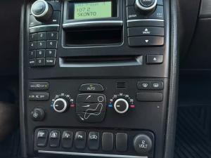 Grey Volvo XC90 2007 in Riga, with an engine capacity of 2.40 L and mileage of 280 thousand km for 4990 €, photo 19 on AUTOMOTO.COM.LV
