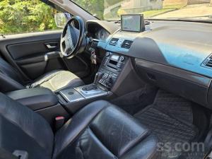 Pelēks Volvo XC90 2007 Rīga, ar dzinēja tilpumu 2.40 L un nobraukumu 333 tūkst. km par 4200 €, foto 3 vietnē AUTOMOTO.COM.LV