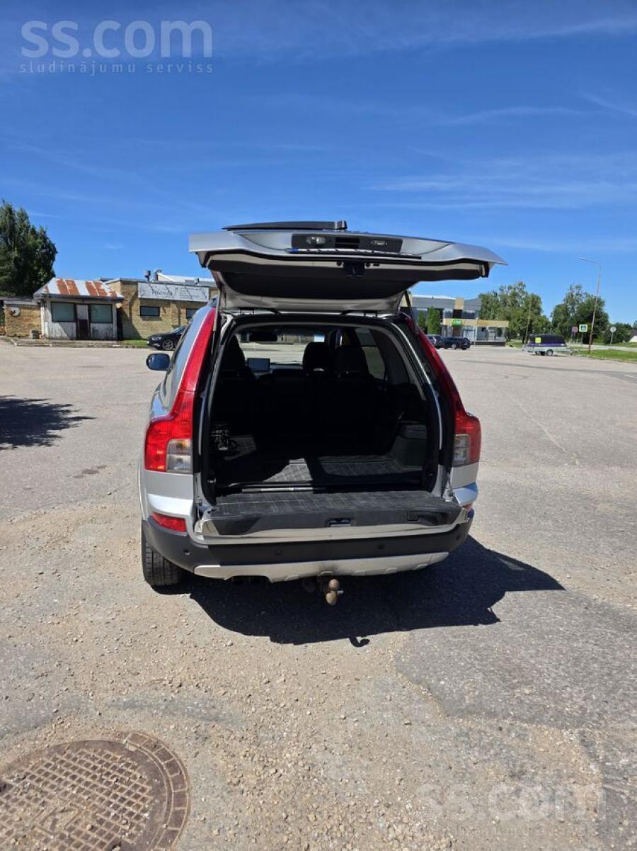 Pelēks Volvo XC90 2007 Rīga, ar dzinēja tilpumu 2.40 L un nobraukumu 333 tūkst. km par 4200 €, foto 8 vietnē AUTOMOTO.COM.LV