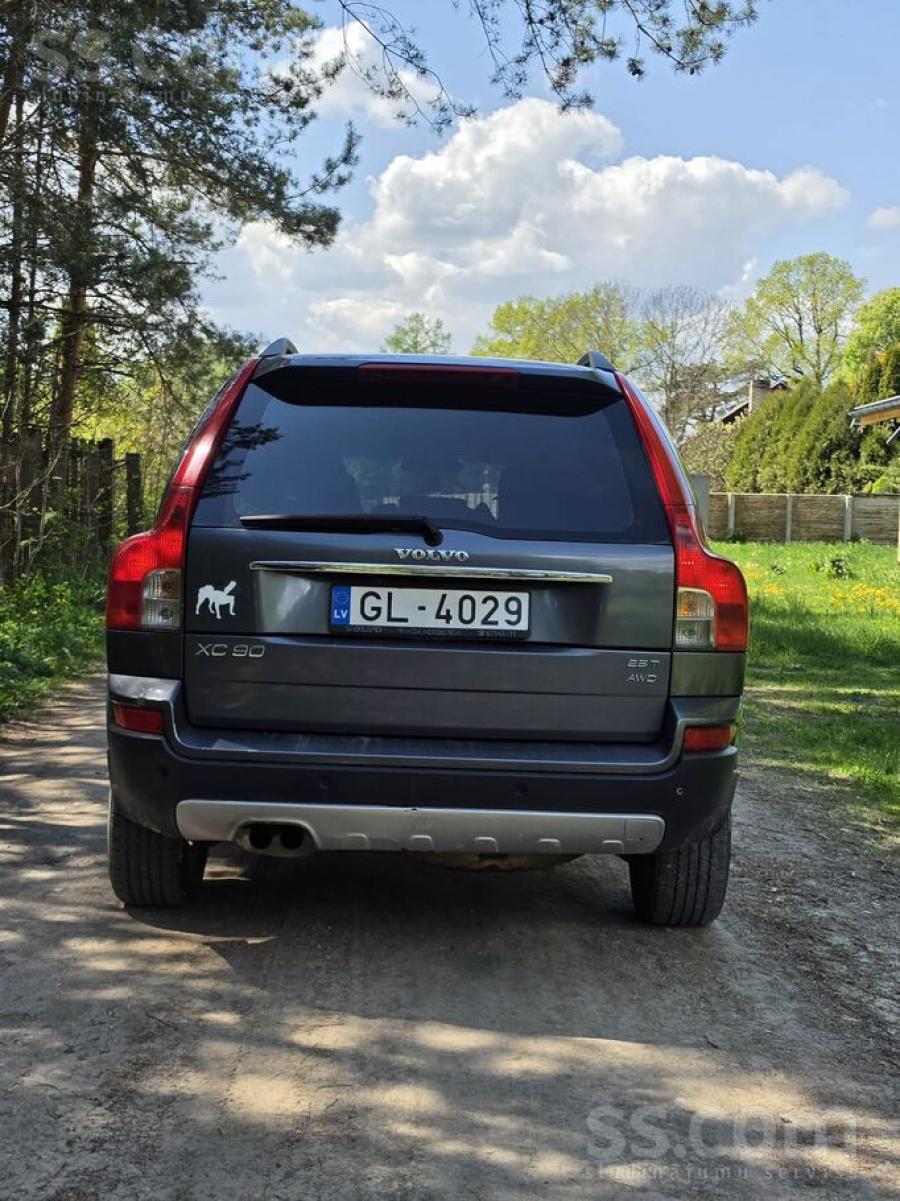 Grey Volvo XC90 2007 in Riga, with an engine capacity of 2.50 L and mileage of 469 thousand km for 5500 €, photo 7 on AUTOMOTO.COM.LV