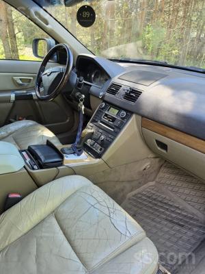 Grey Volvo XC90 2007 in Riga, with an engine capacity of 2.50 L and mileage of 469 thousand km for 5500 €, photo 8 on AUTOMOTO.COM.LV