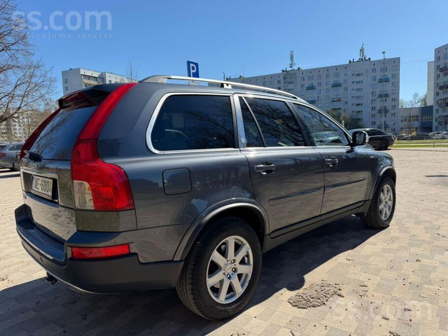 Grey Volvo XC90 2007 in Jelgava, with an engine capacity of 2.40 L and mileage of 243 thousand km for 6490 €, photo 4 on AUTOMOTO.COM.LV