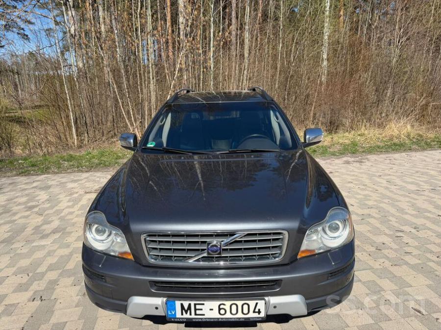 Grey Volvo XC90 2007 in Jelgava, with an engine capacity of 2.40 L and mileage of 243 thousand km for 6490 €, photo 6 on AUTOMOTO.COM.LV