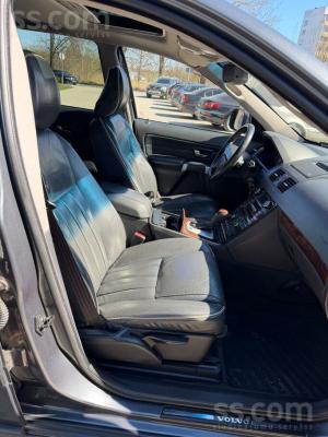Grey Volvo XC90 2007 in Jelgava, with an engine capacity of 2.40 L and mileage of 243 thousand km for 6490 €, photo 10 on AUTOMOTO.COM.LV