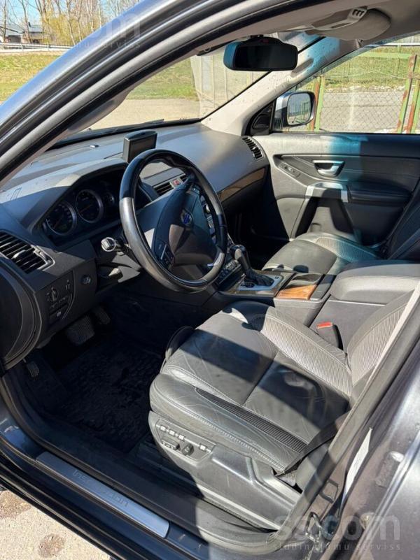 Grey Volvo XC90 2007 in Riga, with an engine capacity of 4.40 L and mileage of 320 thousand km for 7750 €, photo 5 on AUTOMOTO.COM.LV