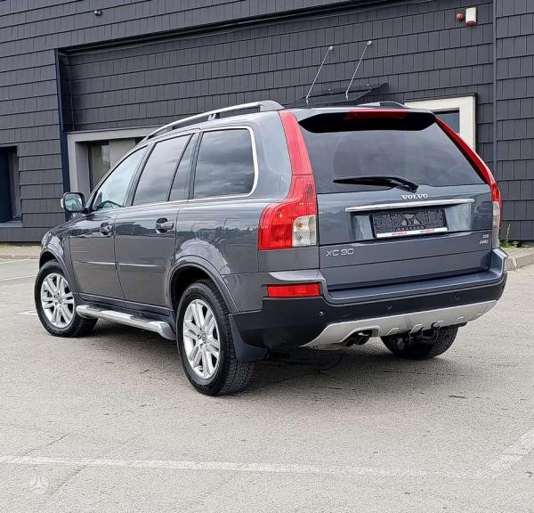 Pelēks Volvo XC90 2007 Kauņa, ar dzinēja tilpumu 2.40 L un nobraukumu 293 tūkst. km par 4950 €, foto 3 vietnē AUTOMOTO.COM.LV