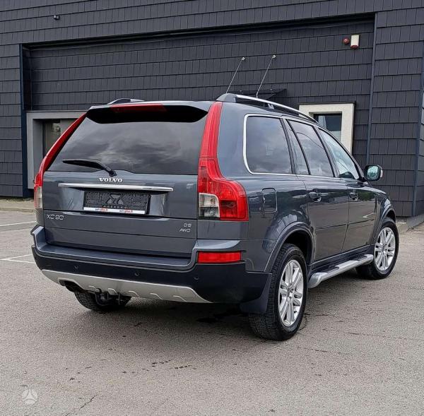 Pelēks Volvo XC90 2007 Kauņa, ar dzinēja tilpumu 2.40 L un nobraukumu 293 tūkst. km par 4950 €, foto 5 vietnē AUTOMOTO.COM.LV