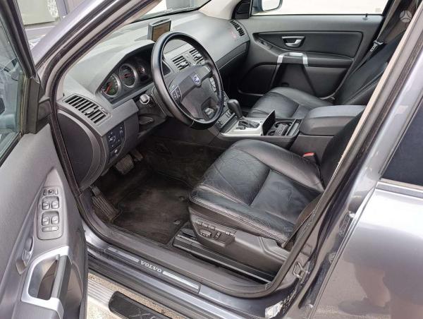 Pelēks Volvo XC90 2007 Kauņa, ar dzinēja tilpumu 2.40 L un nobraukumu 293 tūkst. km par 4950 €, foto 6 vietnē AUTOMOTO.COM.LV