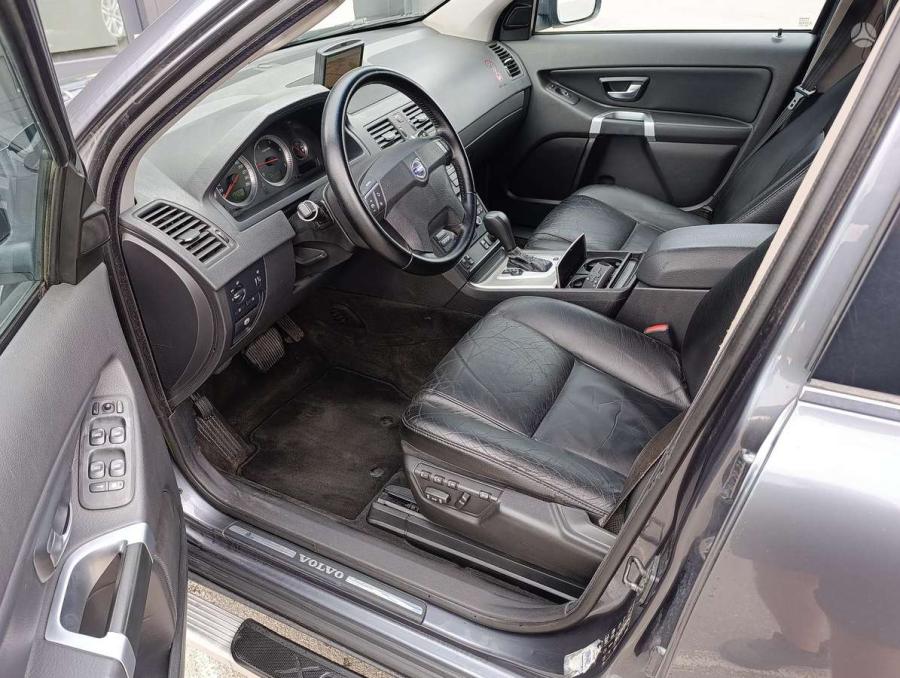 Pelēks Volvo XC90 2007 Kauņa, ar dzinēja tilpumu 2.40 L un nobraukumu 293 tūkst. km par 4950 €, foto 7 vietnē AUTOMOTO.COM.LV