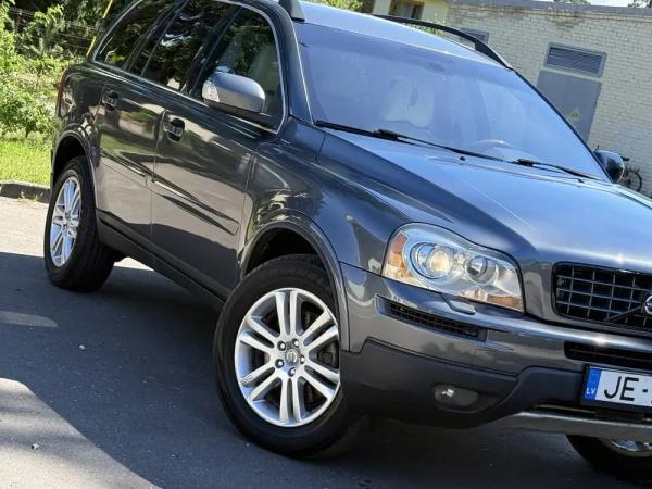 Pelēks Volvo XC90 2007 Jūrmala, ar dzinēja tilpumu 2.40 L un nobraukumu 270 tūkst. km par 6950 €, foto 6 vietnē AUTOMOTO.COM.LV