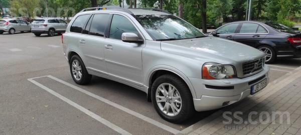 Pelēks Volvo XC90 2007 Rīga, ar dzinēja tilpumu 2.40 L un nobraukumu 353 tūkst. km par 4950 €, foto 2 vietnē AUTOMOTO.COM.LV