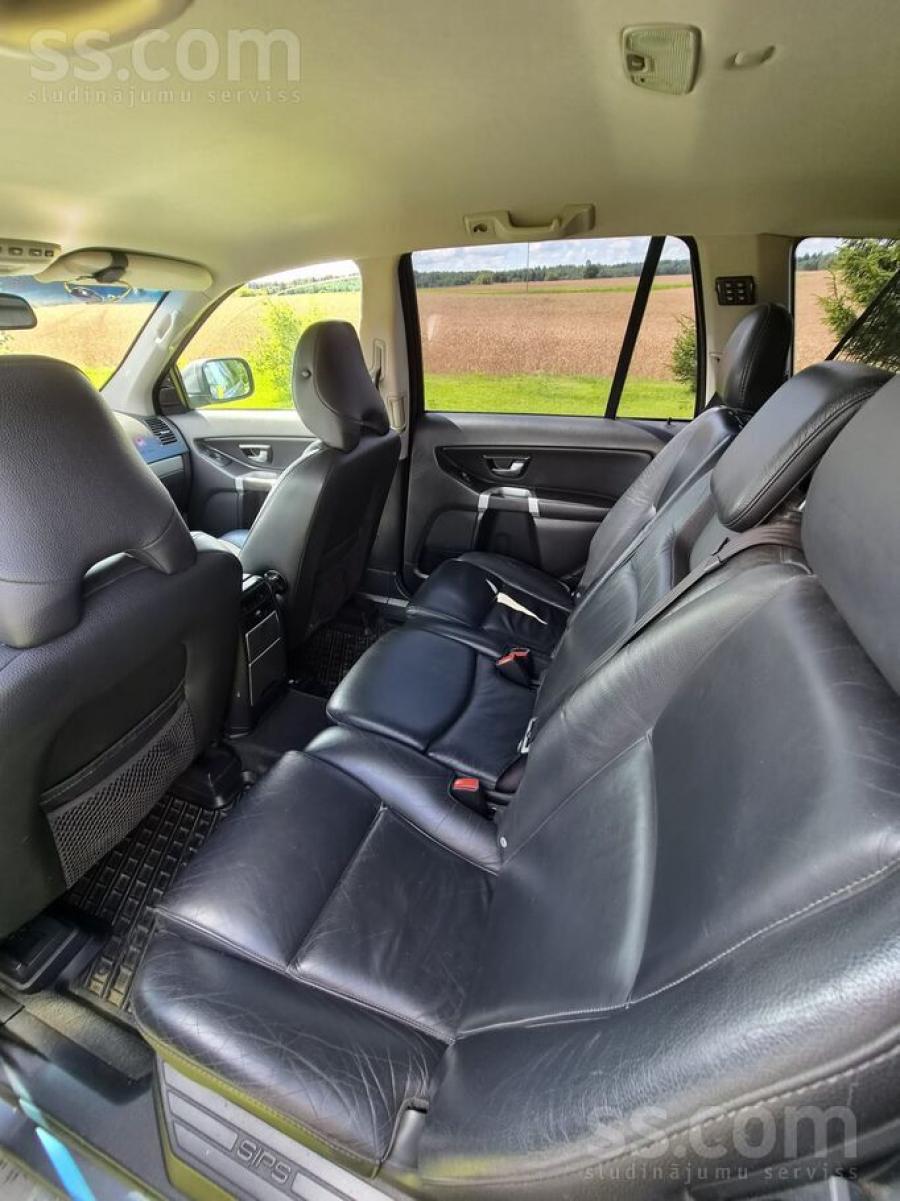 Grey Volvo XC90 2007 in Saldus, with an engine capacity of 2.40 L and mileage of 333 thousand km for 6000 €, photo 5 on AUTOMOTO.COM.LV