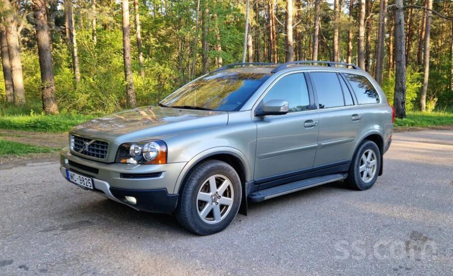 Grey Volvo XC90 2007 in Daugavpils, with an engine capacity of 2.40 L and mileage of 338 thousand km for 3900 €, photo 1 on AUTOMOTO.COM.LV