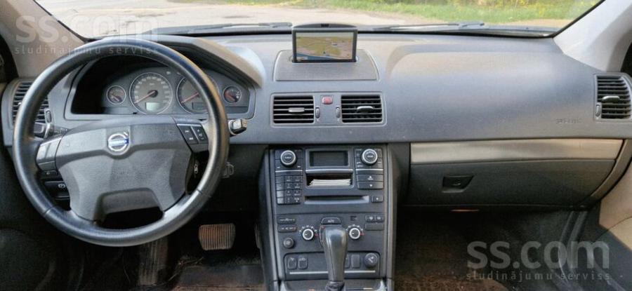 Grey Volvo XC90 2007 in Daugavpils, with an engine capacity of 2.40 L and mileage of 338 thousand km for 3900 €, photo 4 on AUTOMOTO.COM.LV