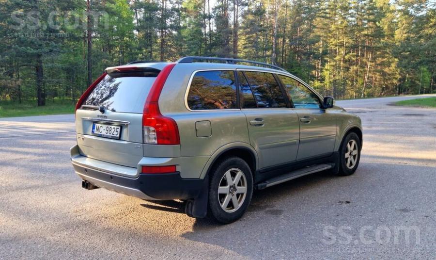 Grey Volvo XC90 2007 in Daugavpils, with an engine capacity of 2.40 L and mileage of 338 thousand km for 3900 €, photo 5 on AUTOMOTO.COM.LV