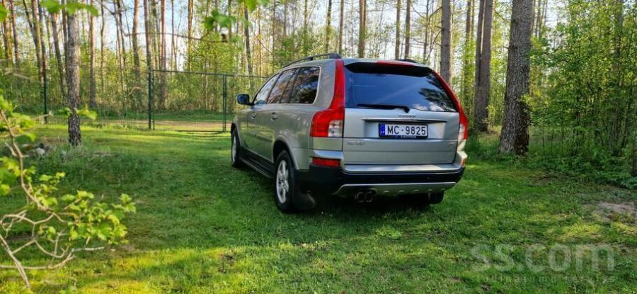 Grey Volvo XC90 2007 in Daugavpils, with an engine capacity of 2.40 L and mileage of 338 thousand km for 3900 €, photo 8 on AUTOMOTO.COM.LV