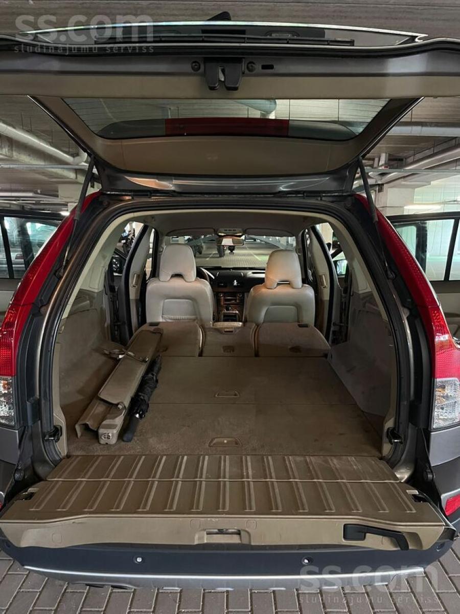 Pelēks Volvo XC90 2007 Rīga, ar dzinēja tilpumu 2.40 L un nobraukumu 197 tūkst. km par 4300 €, foto 4 vietnē AUTOMOTO.COM.LV