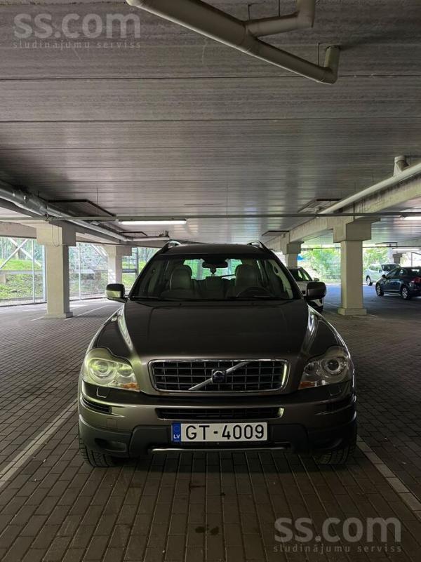 Grey Volvo XC90 2007 in Riga, with an engine capacity of 2.40 L and mileage of 197 thousand km for 4300 €, photo 7 on AUTOMOTO.COM.LV