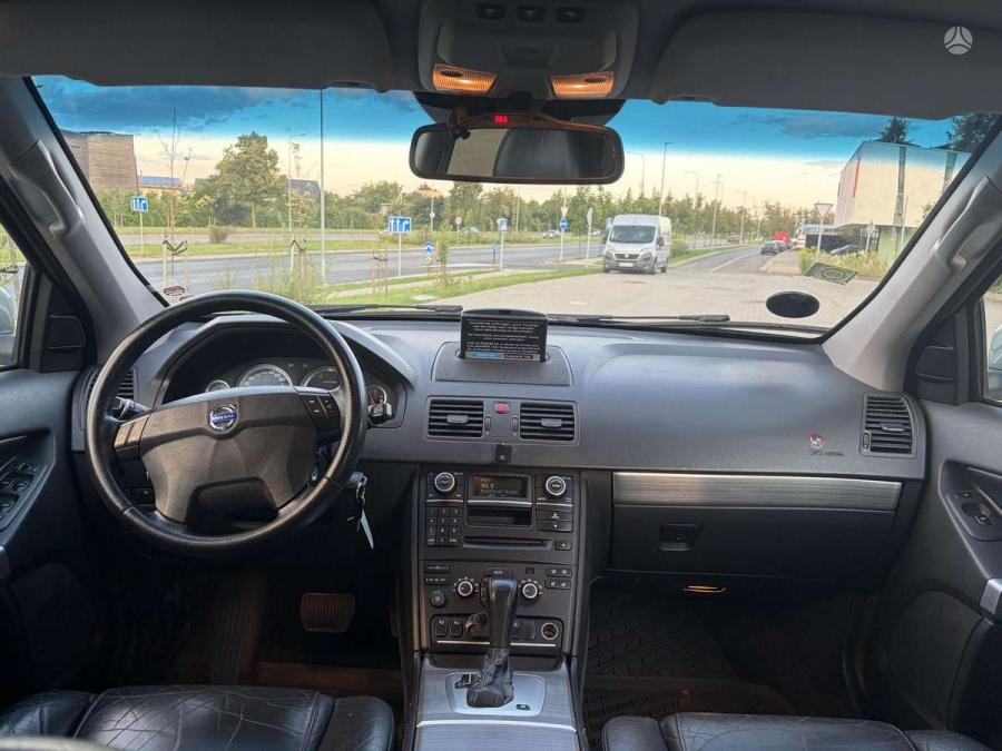 Pelēks Volvo XC90 2007 Viļņa, ar dzinēja tilpumu 2.40 L un nobraukumu 300 tūkst. km par 4800 €, foto 8 vietnē AUTOMOTO.COM.LV