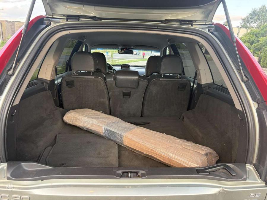 Pelēks Volvo XC90 2007 Viļņa, ar dzinēja tilpumu 2.40 L un nobraukumu 300 tūkst. km par 4800 €, foto 13 vietnē AUTOMOTO.COM.LV