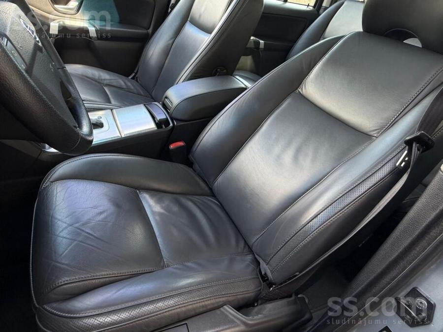 Pelēks Volvo XC90 2007 Jelgava, ar dzinēja tilpumu 2.40 L un nobraukumu 0 tūkst. km par 7150 €, foto 12 vietnē AUTOMOTO.COM.LV