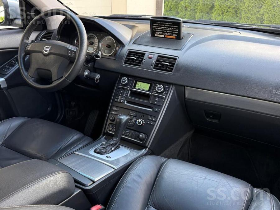 Pelēks Volvo XC90 2007 Jelgava, ar dzinēja tilpumu 2.40 L un nobraukumu 0 tūkst. km par 7150 €, foto 17 vietnē AUTOMOTO.COM.LV