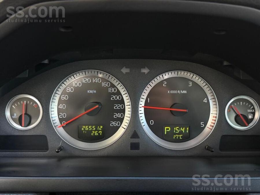 Pelēks Volvo XC90 2007 Jelgava, ar dzinēja tilpumu 2.40 L un nobraukumu 0 tūkst. km par 7150 €, foto 23 vietnē AUTOMOTO.COM.LV