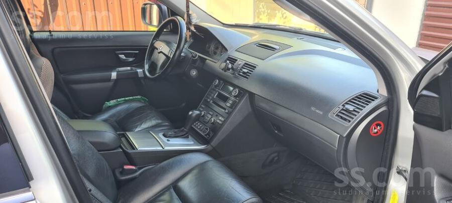 Pelēks Volvo XC90 2007 Daugavpils, ar dzinēja tilpumu 2.40 L un nobraukumu 297 tūkst. km par 5000 €, foto 5 vietnē AUTOMOTO.COM.LV