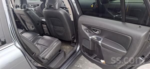 Pelēks Volvo XC90 2007 Jelgava, ar dzinēja tilpumu 2.40 L un nobraukumu 260 tūkst. km par 6500 €, foto 7 vietnē AUTOMOTO.COM.LV