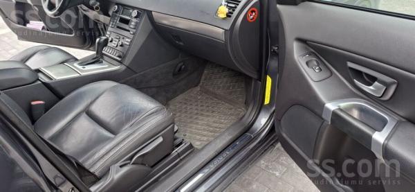 Pelēks Volvo XC90 2007 Jelgava, ar dzinēja tilpumu 2.40 L un nobraukumu 260 tūkst. km par 6500 €, foto 8 vietnē AUTOMOTO.COM.LV