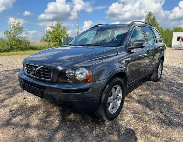 Grey Volvo XC90 2007 in Marijampole, with an engine capacity of 2.40 L and mileage of 300 thousand km for 5350 €, photo 1 on AUTOMOTO.COM.LV