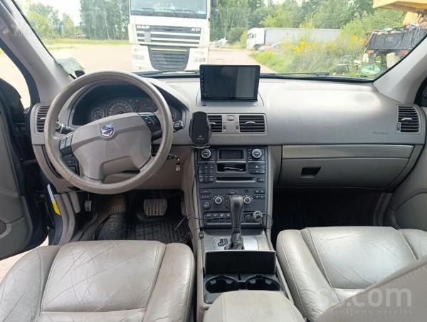 Grey Volvo XC90 2007 in Rezekne, with an engine capacity of 2.40 L and mileage of 287 thousand km for 5200 €, photo 6 on AUTOMOTO.COM.LV