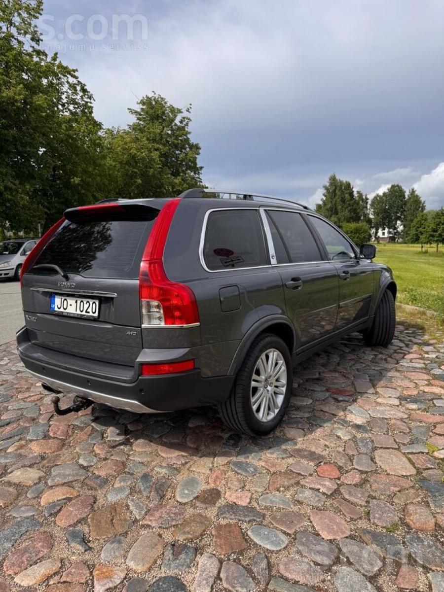 Grey Volvo XC90 2007 in Riga, with an engine capacity of 2.40 L and mileage of 293 thousand km for 5520 €, photo 3 on AUTOMOTO.COM.LV