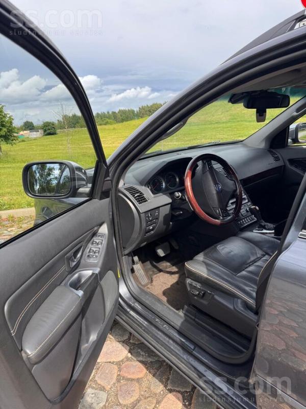 Pelēks Volvo XC90 2007 Rīga, ar dzinēja tilpumu 2.40 L un nobraukumu 293 tūkst. km par 5520 €, foto 5 vietnē AUTOMOTO.COM.LV